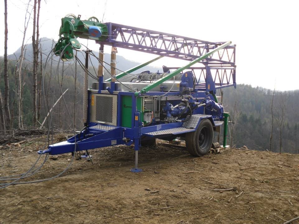 Funicular mobil pentru exploatari forestiere Greifenberg TG 700 - YouTube