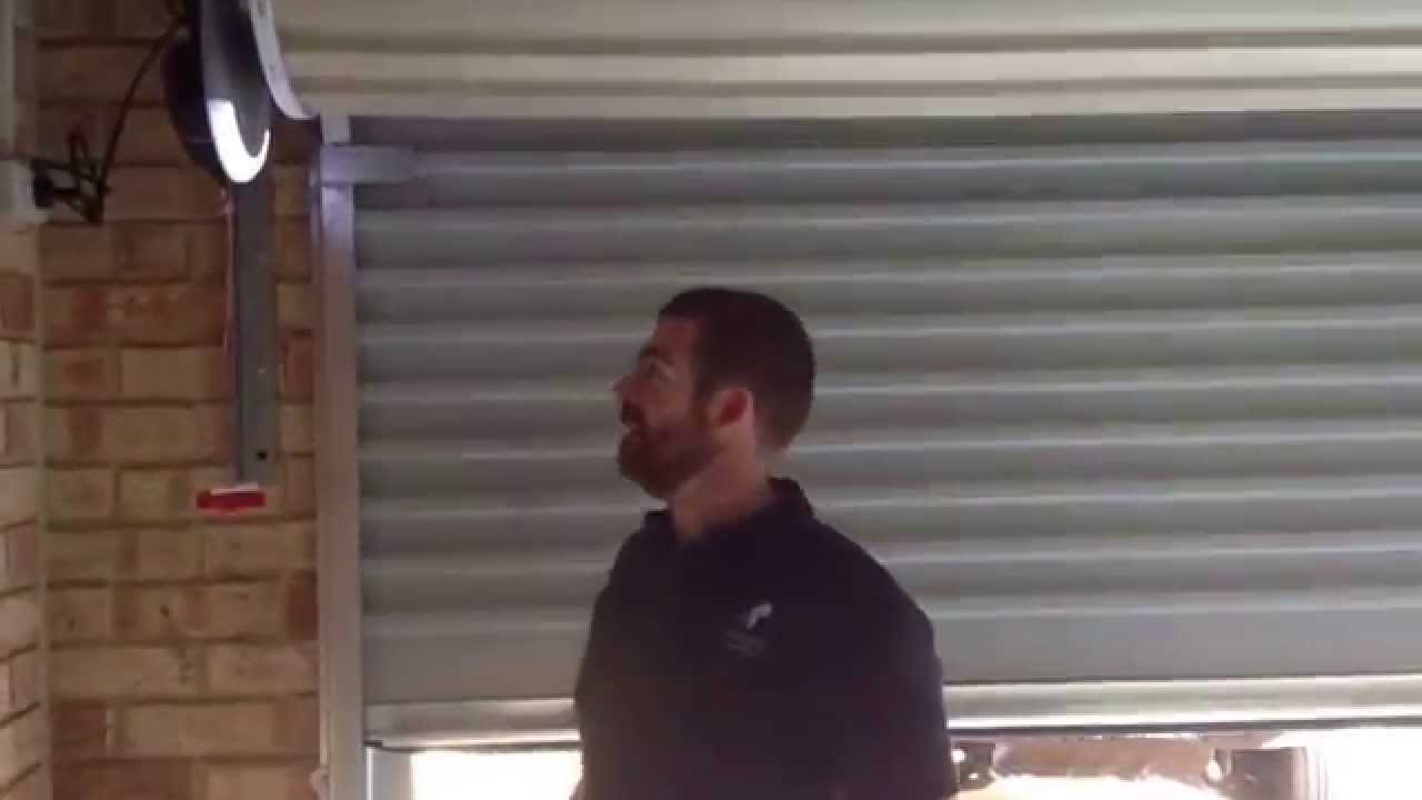 Merlin mrc950 light industrial roller door - YouTube