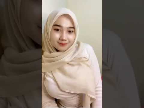 Cewek cantik berhijab putih dada besar live keindahan #live #hijab