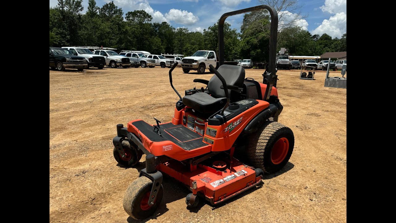 Kubota ZG327 Diesel Zero Turn Mower SN192 Lot#57 - YouTube