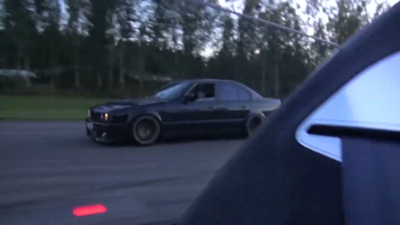 Bugatti Veyron vs BMW M5 E34 Turbo - YouTube