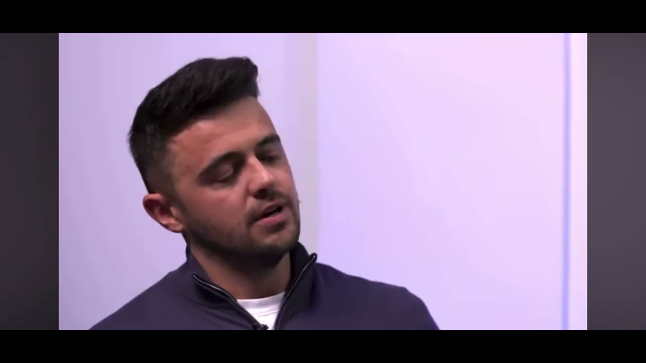 Collum describes ‘obvious’ in a DOGSO red card situation - YouTube