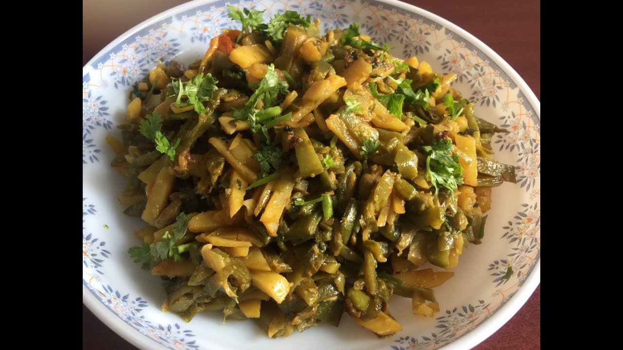 Sim Alu Bhaji || সিম আলু ভাজি || Bean potato curry - YouTube