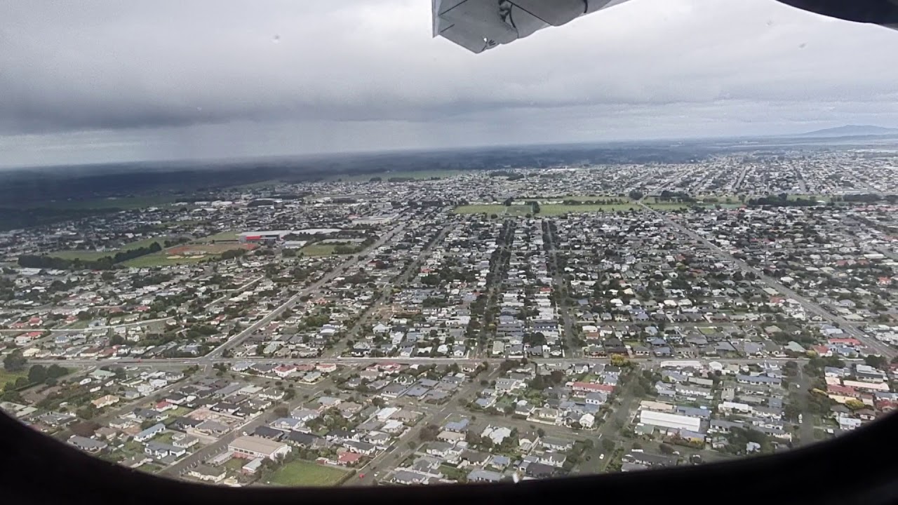 Landing at Invercargill Airport. ATR.72. - YouTube