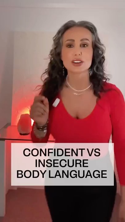 Confident vs insecure body language - YouTube