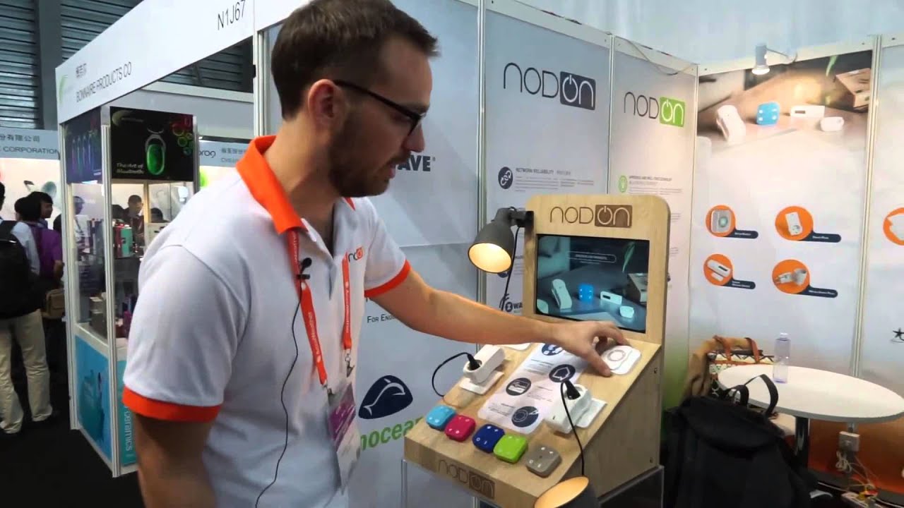 Thomas Gauthier de Nodon au CES Asia 2015 - YouTube