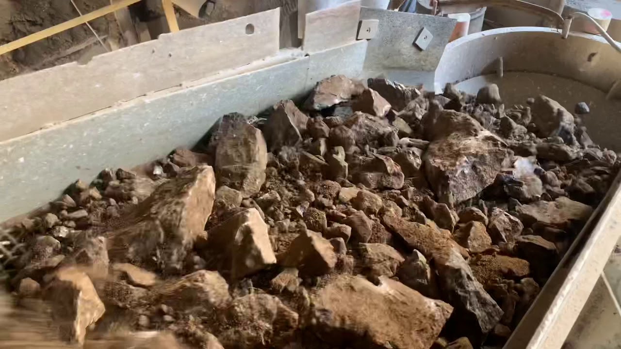 Cone crusher - the movement of mantle core inside of crushing chamber ...