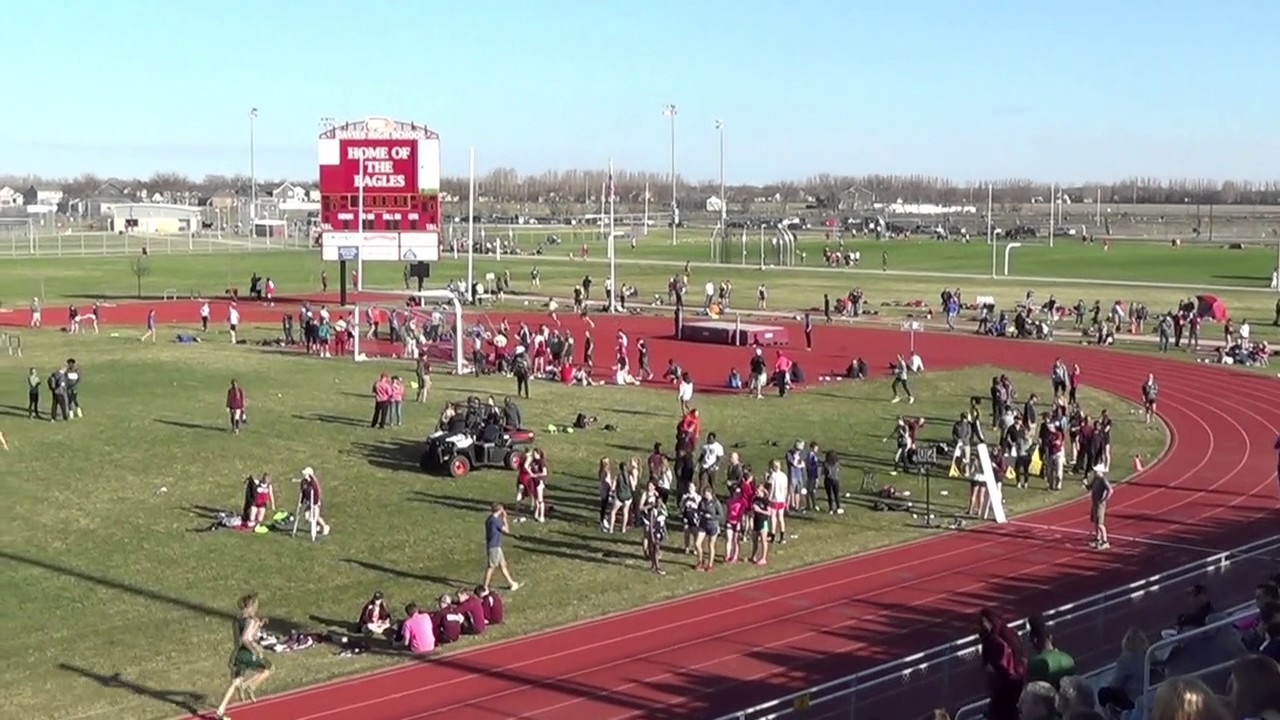Fargo Davies Relay Track Meet 2017-Boys 1600 - YouTube