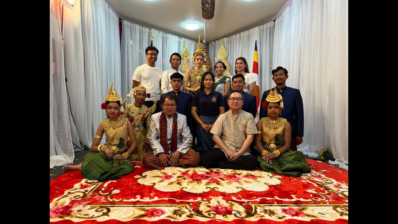 សិក្ខាសាលា (ល្ខោនខោល) Lakhorn Khoal Cambodian Mask Theatre - YouTube