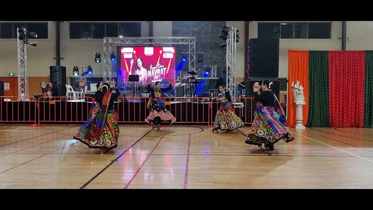 Noopur Dance Studio's performance @ Kinjal Dave Navrat2023 Garba ni ...