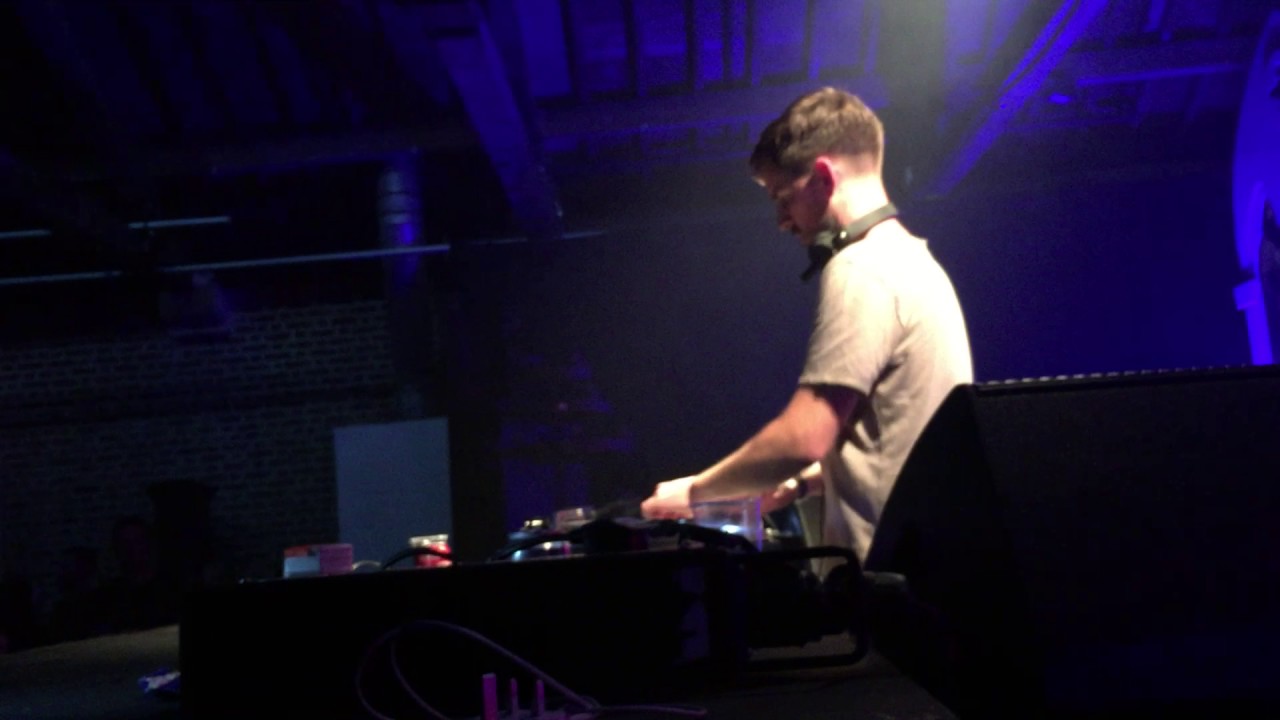 Reset Robot at Drumcode Halloween Showcase 2016 - YouTube