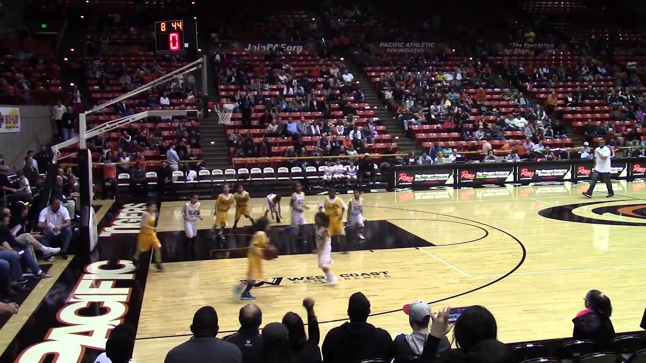 UOP half time NJB Tracy D4 - YouTube