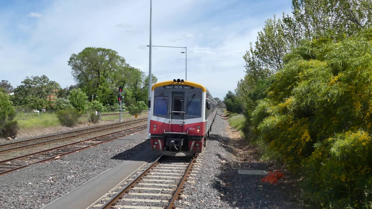 Five Vline Sprinter Rail Cars run through Platform 3 at Seymour Station ...