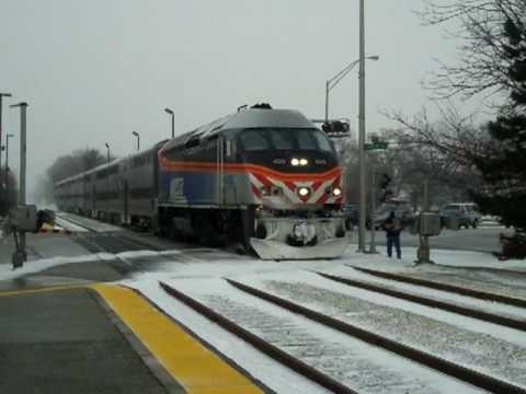 Metra Train 215 in Midlothian w/K5LA horn action and a friendly ...