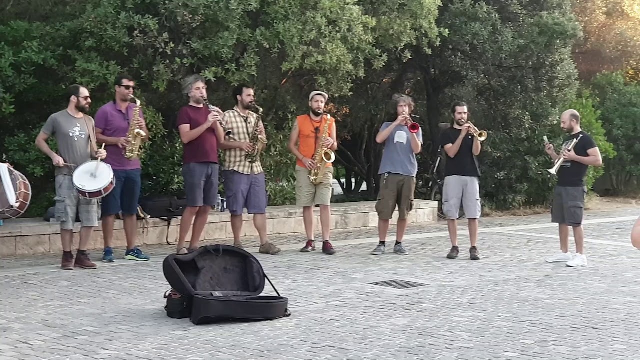 Η "ΑΓΙΑ ΦΑΝΦΑΡΑ" ΣΤΗ ΔΙΟΝΥΣΙΟΥ ΑΡΕΟΠΑΓΙΤΟΥ - YouTube