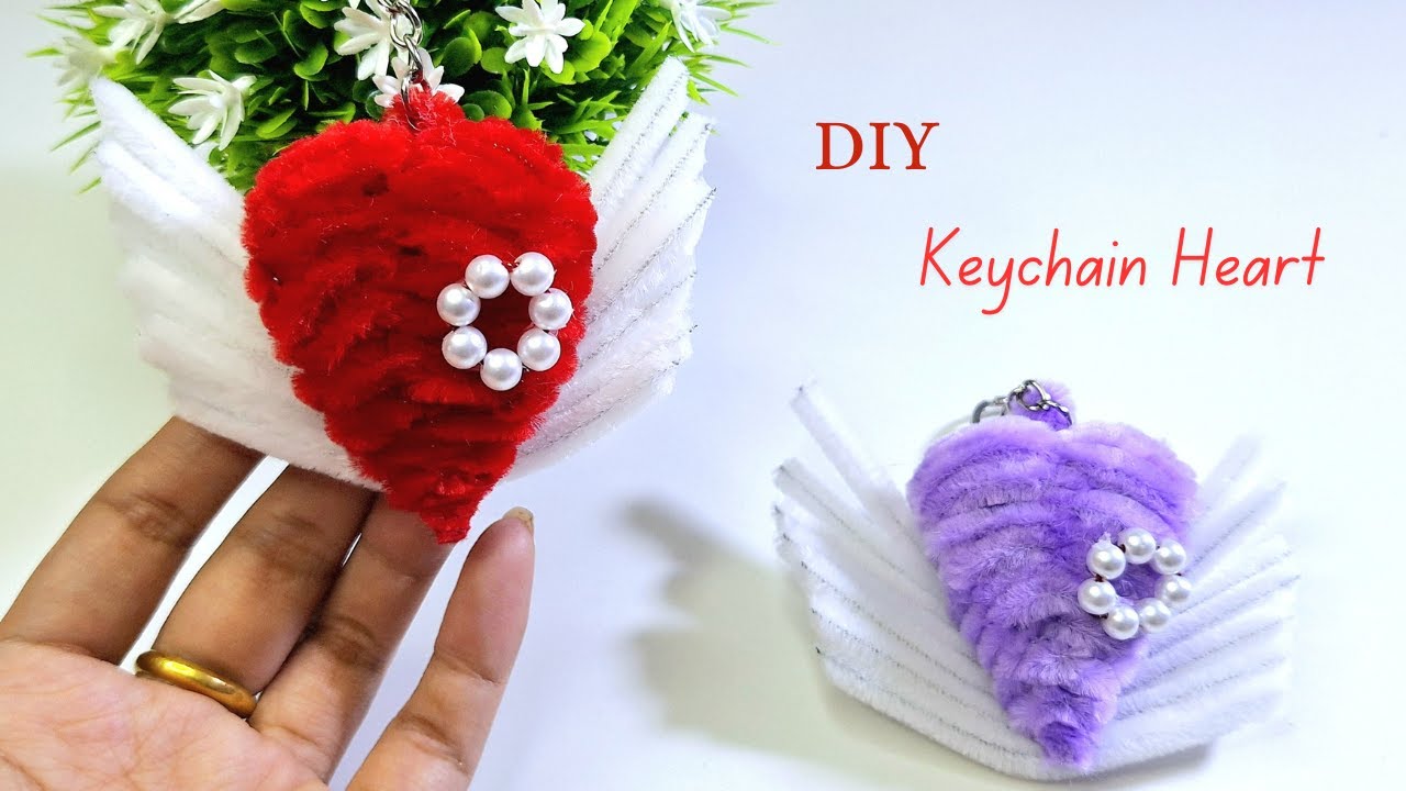 Heart Keychain How to Make a Heart Keychain with Pipe Cleaners - YouTube
