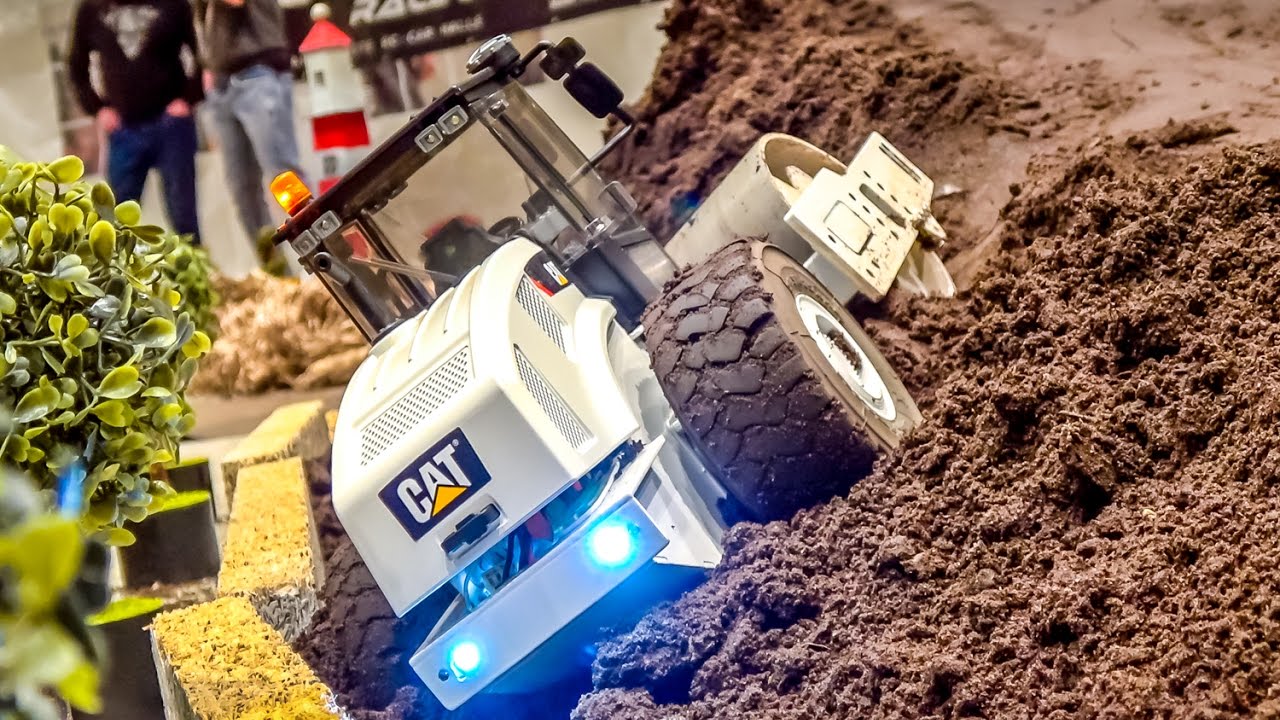 Big RESCUE ACTION of a CATERPILLAR roller on a construction site! - YouTube