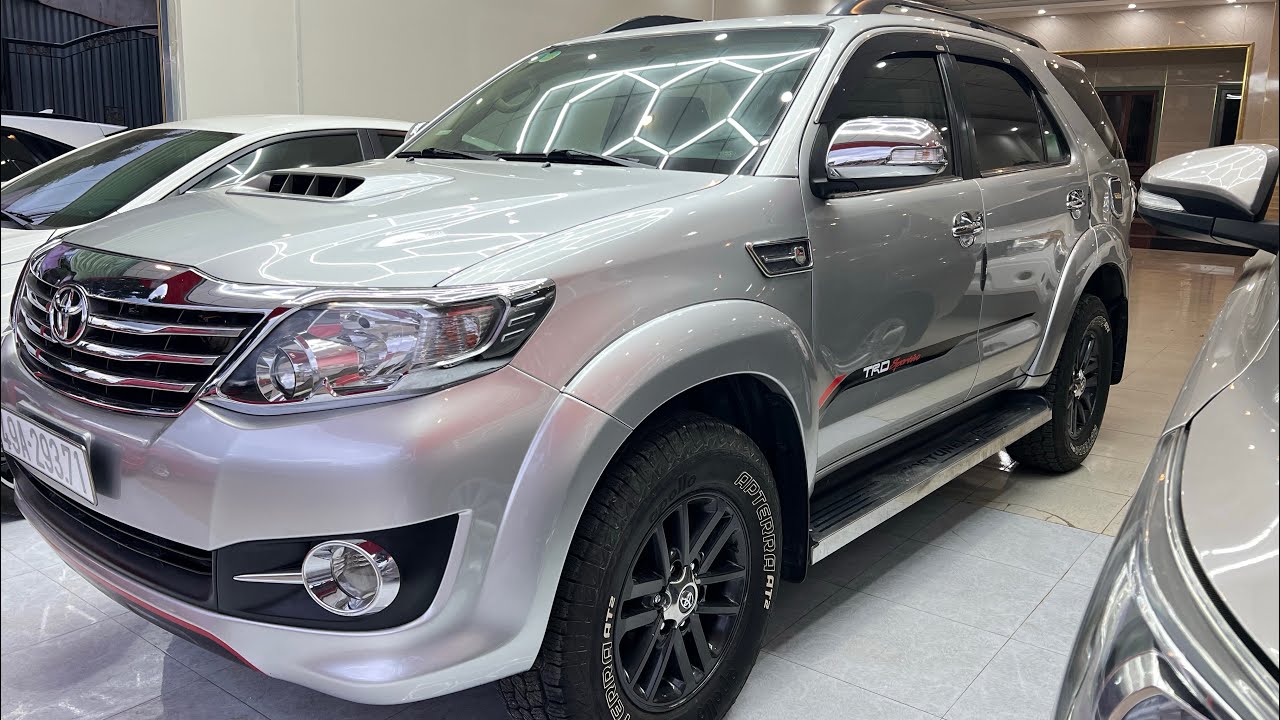 Toyota Fortuner MT Máy dầu . Giá rẽ như mong đợi - YouTube