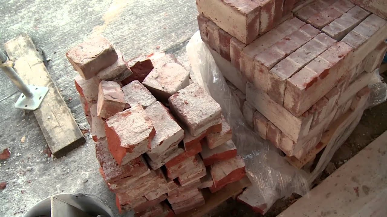 Udskiftning af murværk - brugte mursten - byggefilm.dk - YouTube