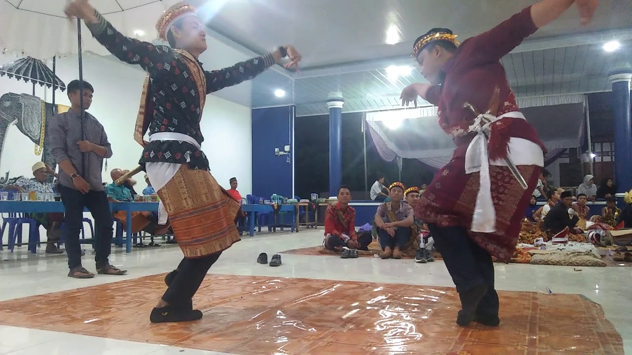 Tari cangget gawi bumi aji - YouTube