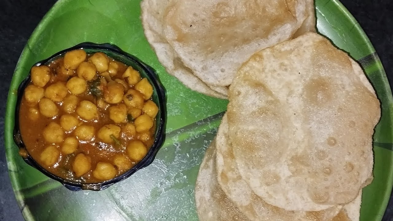 Chola aur puri | Full Recipe | चौला और पुरी | - YouTube