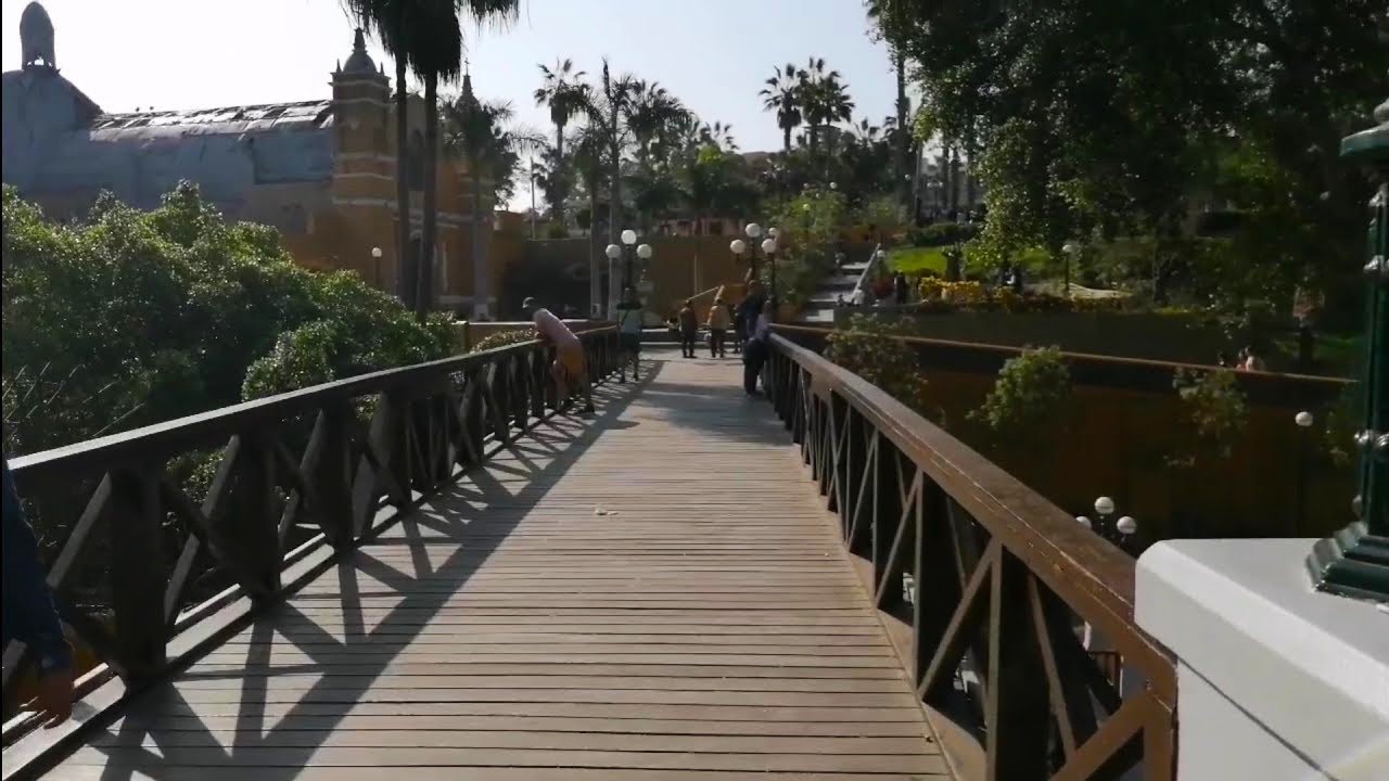 BARRANCO LIMA PERÚ (English) - YouTube