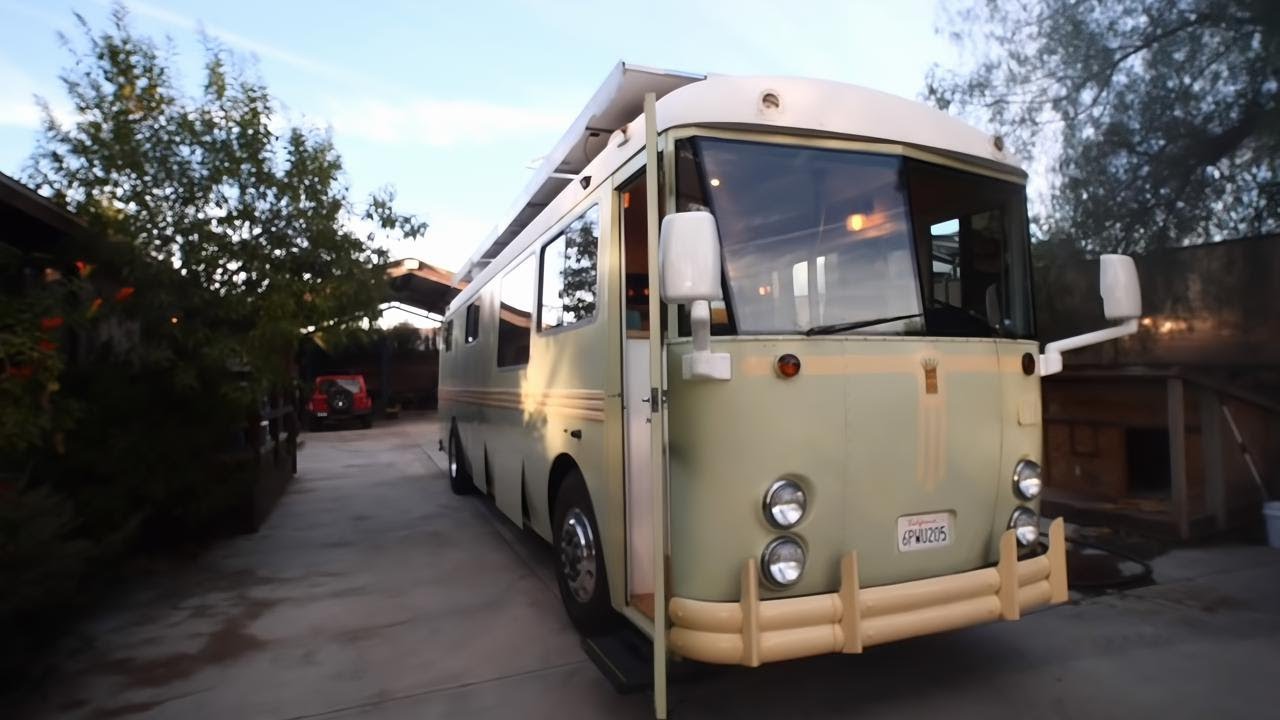 1954 Crown School Bus Converted Into Stunning Vintage Home on Wheels 🚍 ...
