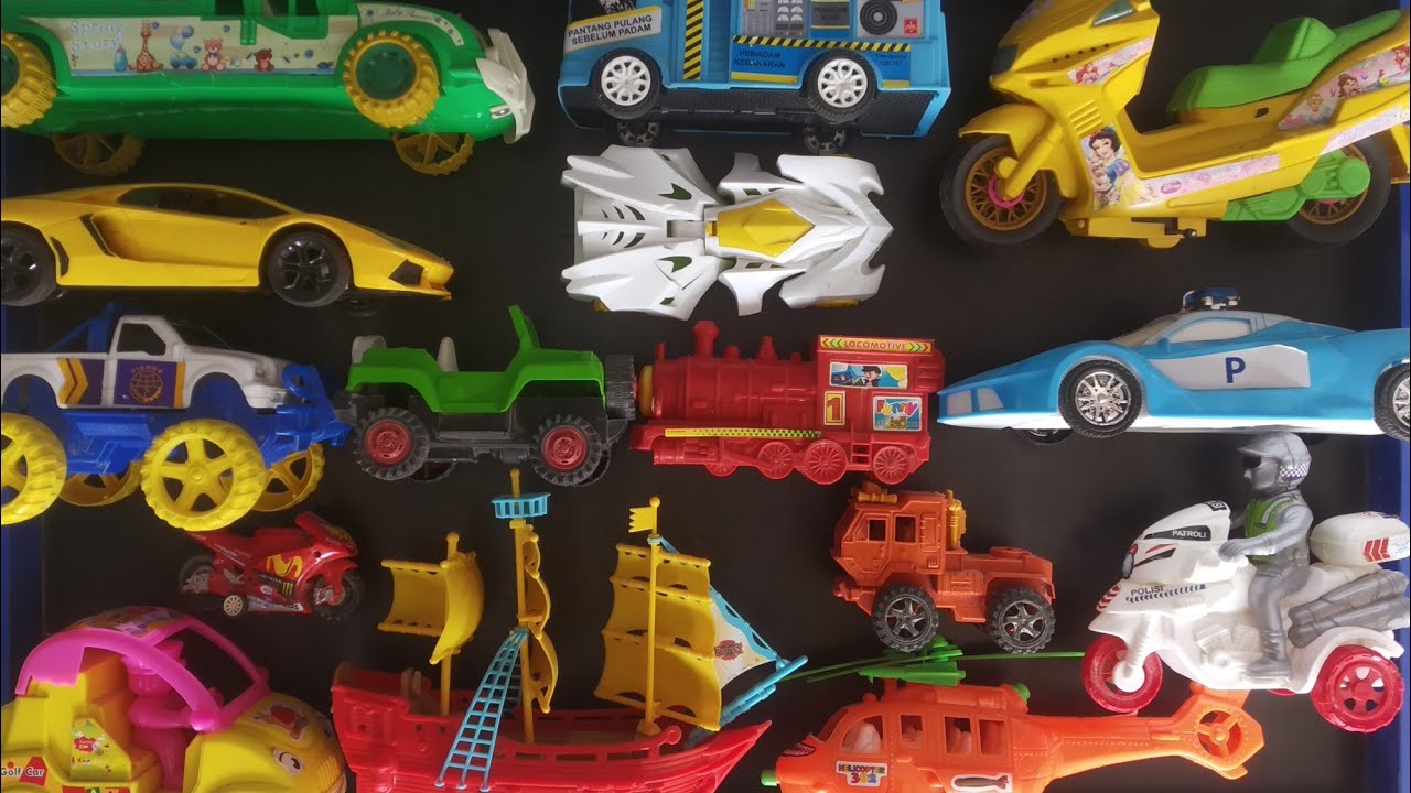 menemukan banyak mainan mobil-mobilan,super car police, Lamborghini ...