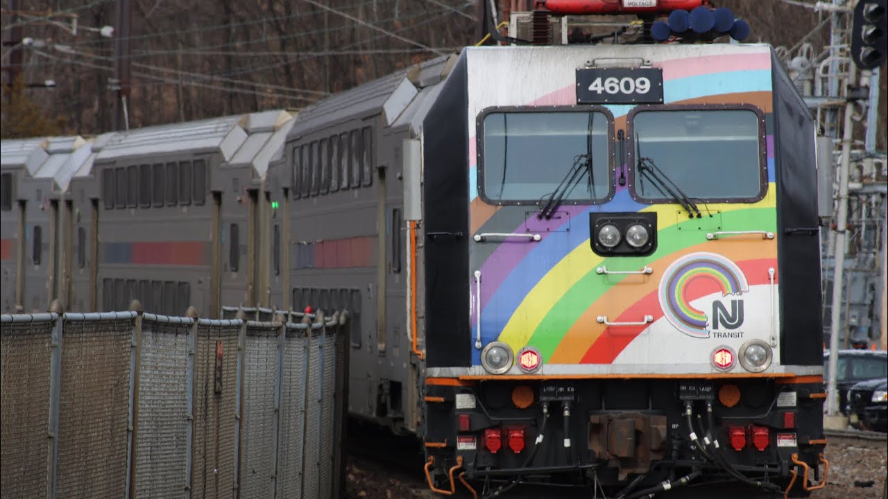 Two trains @Denville w/4609! - YouTube