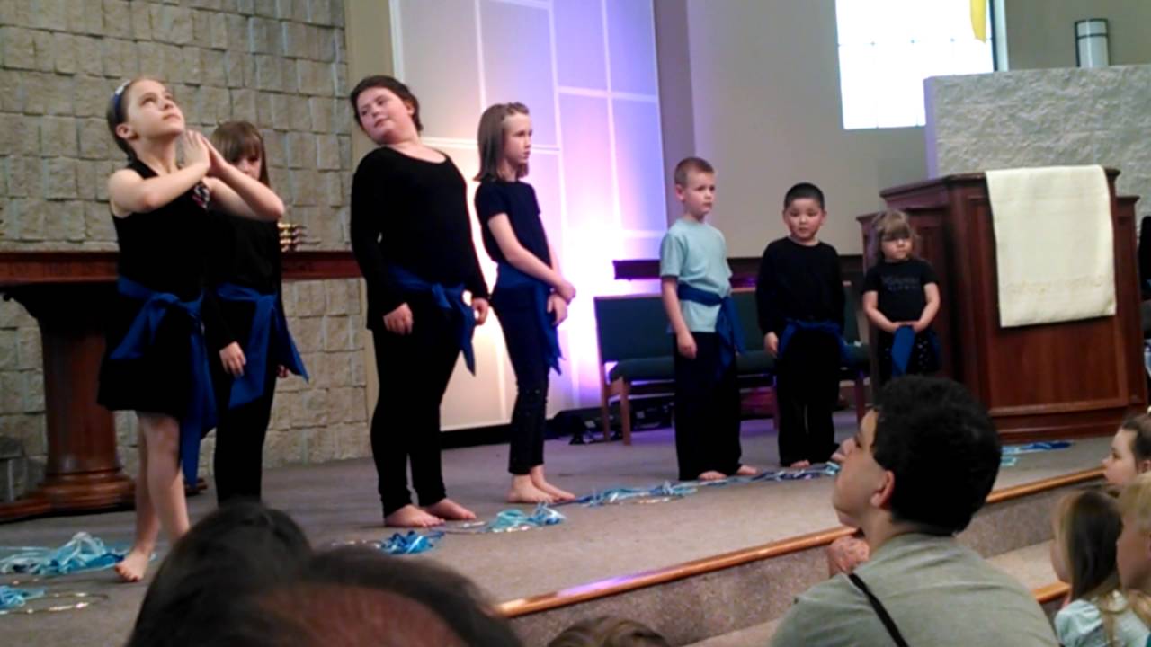 Broadway Christian Church kids choir performance Wade in the water ...