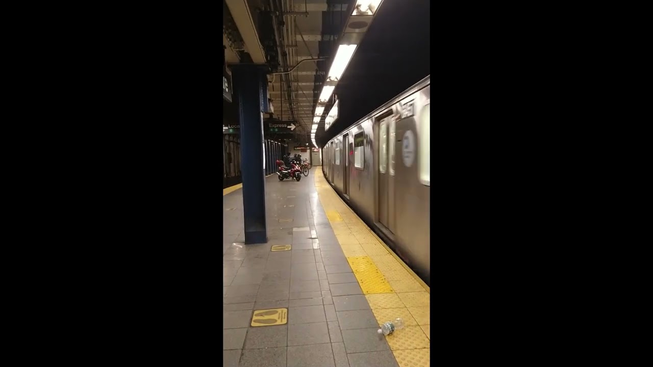 NYC MTA subway Motorbike on Train🤦‍♀️😮#shorts - YouTube