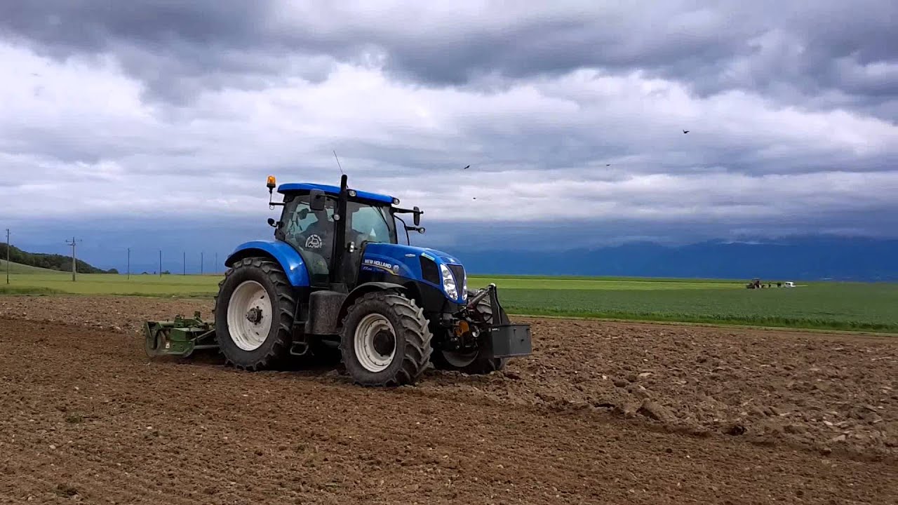 New holland T.7 210 - YouTube