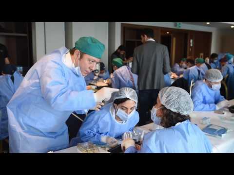 Doktor M. Sabri Şencan tarafından diş hekimlerine verilen implant kursu.