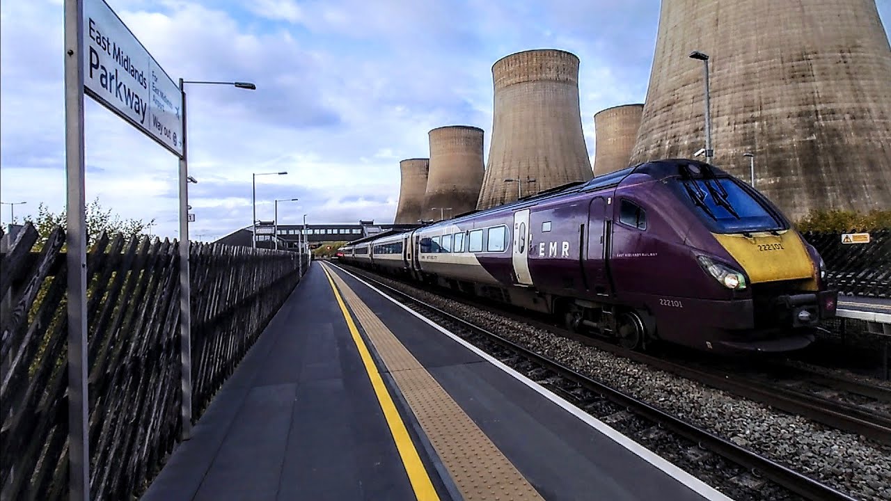 EMR 5-Car 'Class 222' Meridian fires off full throttle from the scene ...