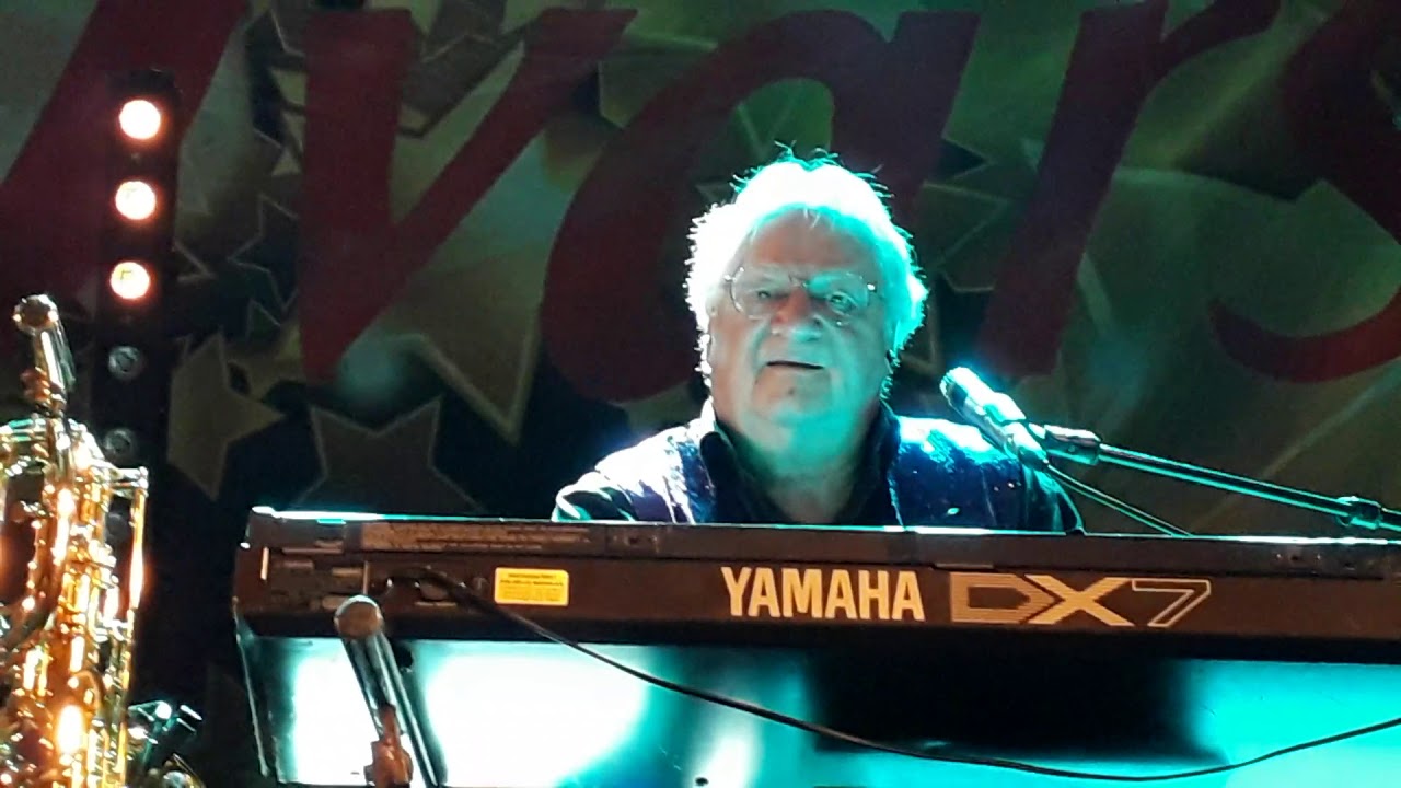 Arne Willy Foss / Ole Ivars - YouTube