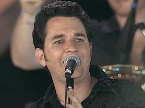 Dean Miller - Broke Down in Birmingham (Live at Farm Aid 1997) - YouTube