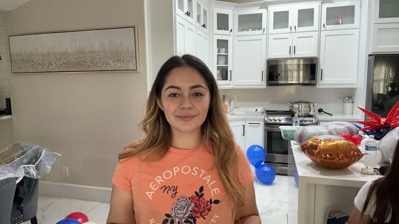 Daniela Escalera is going live! - YouTube