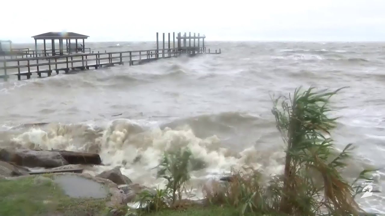 How a Lab Recreates Hurricane Storm Surge to Protect Coastal ...