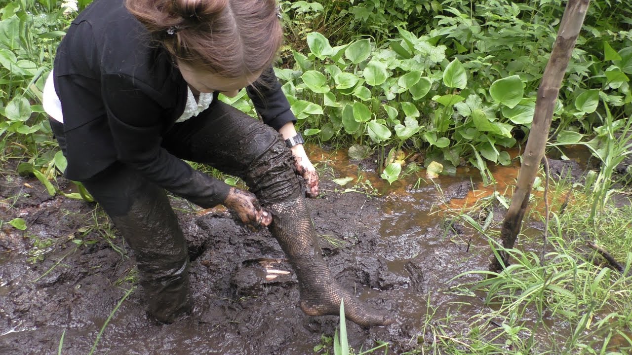 Mud adventure with the loss of shoes - YouTube
