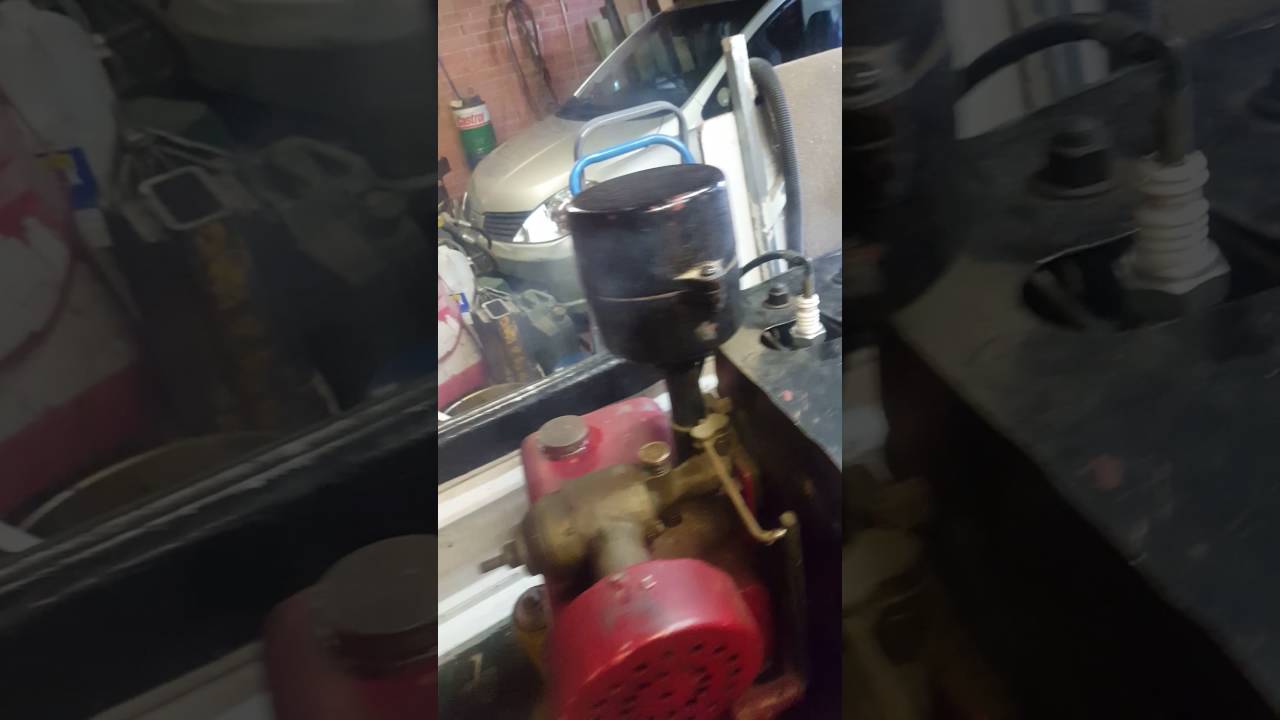 Backfiring 4 stroke - YouTube