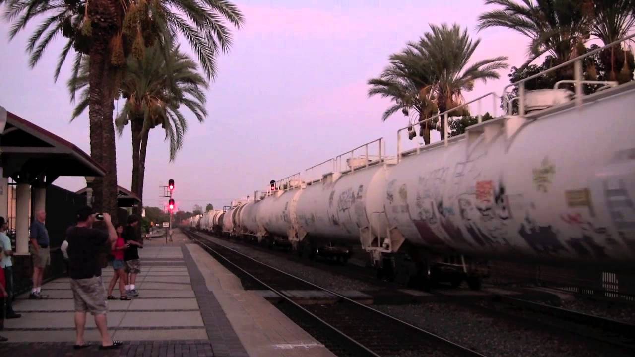 [HD] BNSF Harbor Train at Fullerton, CA - YouTube