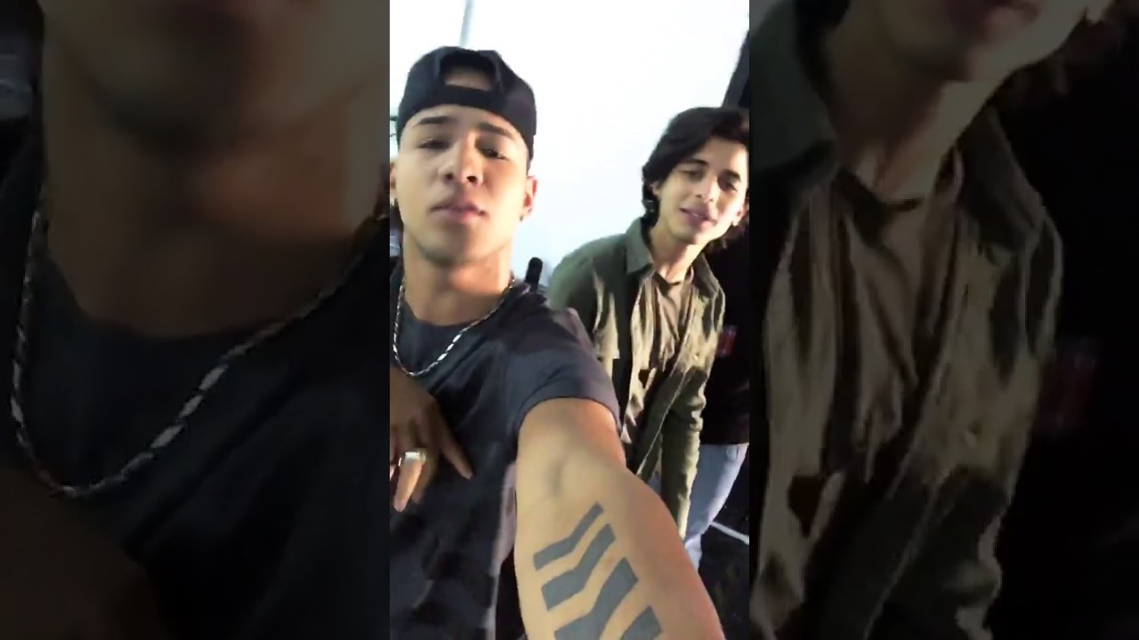 CNCO en México - Richard, Erick y Christopher cantando "La Ocasión" - YouTube