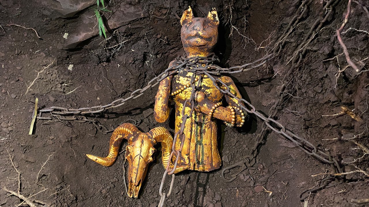 Treasure Hunter Finds The Golden Cat God Statue And The Glamorous ...