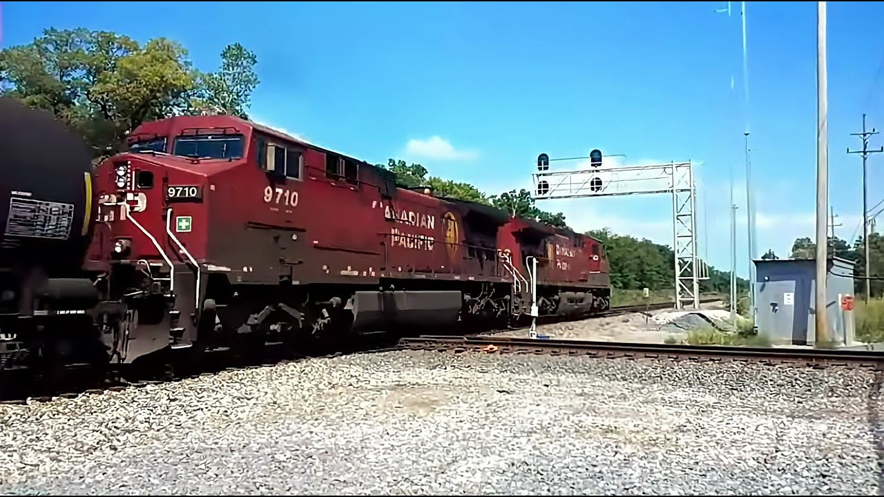 8/16/17: CP AC44CW's #8503 & #9710 hit the diamond as they head east @ Romulus w/ CP 140 - YouTube