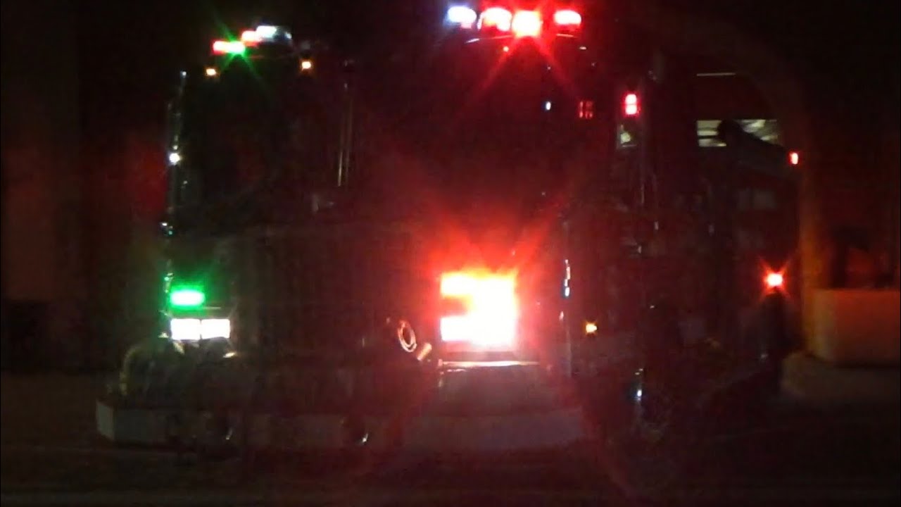 Chicago Fire Department Engine 5 Responding - YouTube