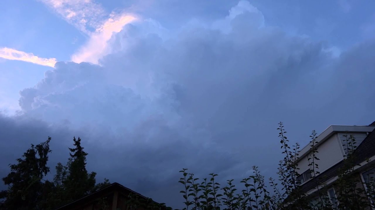 Awesome twilight lightning - YouTube