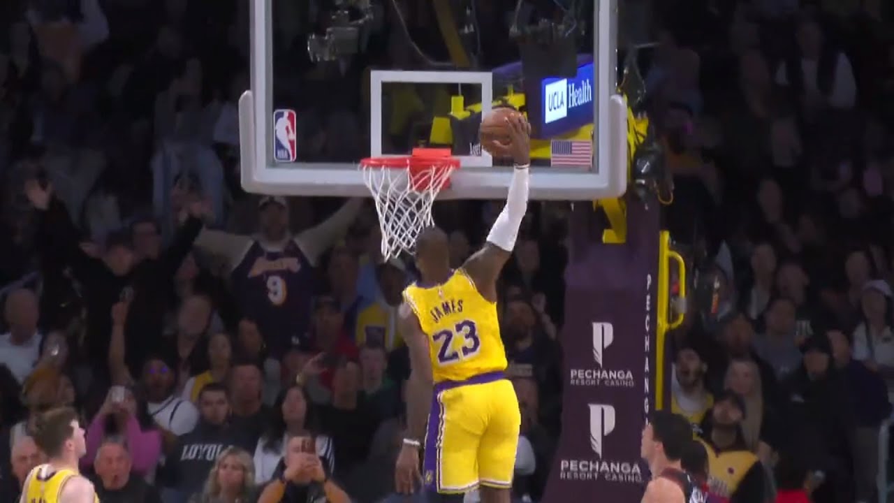 LeBron James Shocks Lakers&Entire Arena With Crazy ShowTime Dunks&Pass ...