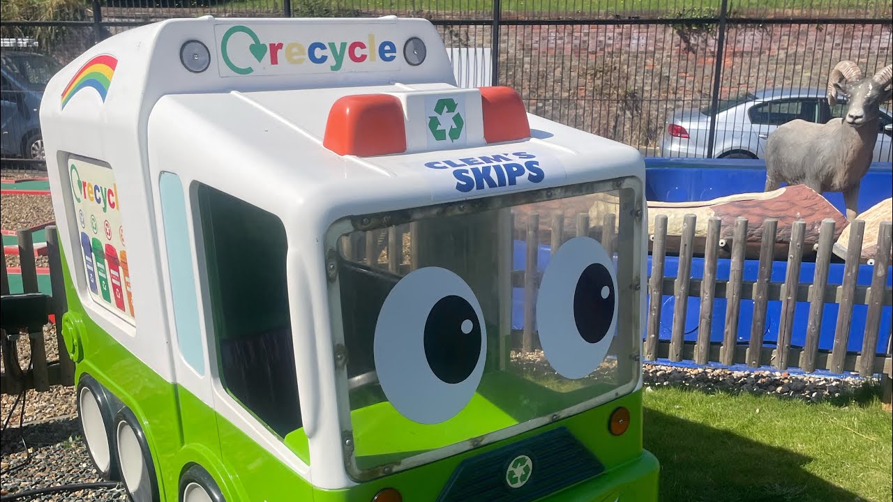 Jolly Roger Jolly town Eco Freddy kiddie ride - YouTube