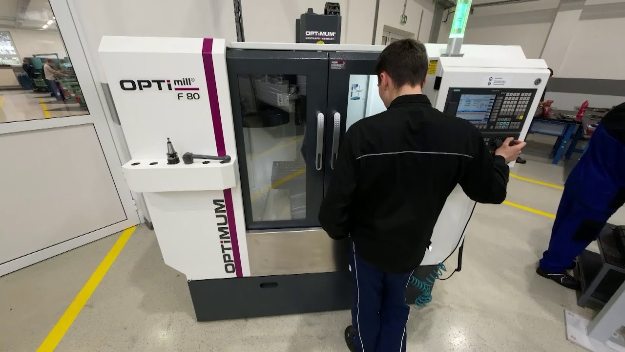 SOŠP Kňažia - Študijné odbory - Programátor CNC strojov - YouTube