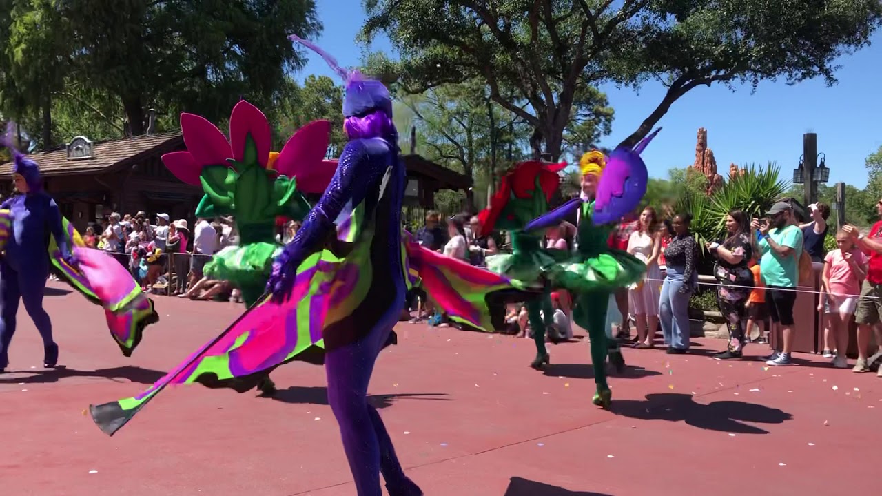 Easter Parade at Walt Disney World - YouTube